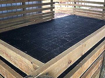 23.5" x 23.5" Interlocking Stall Grid